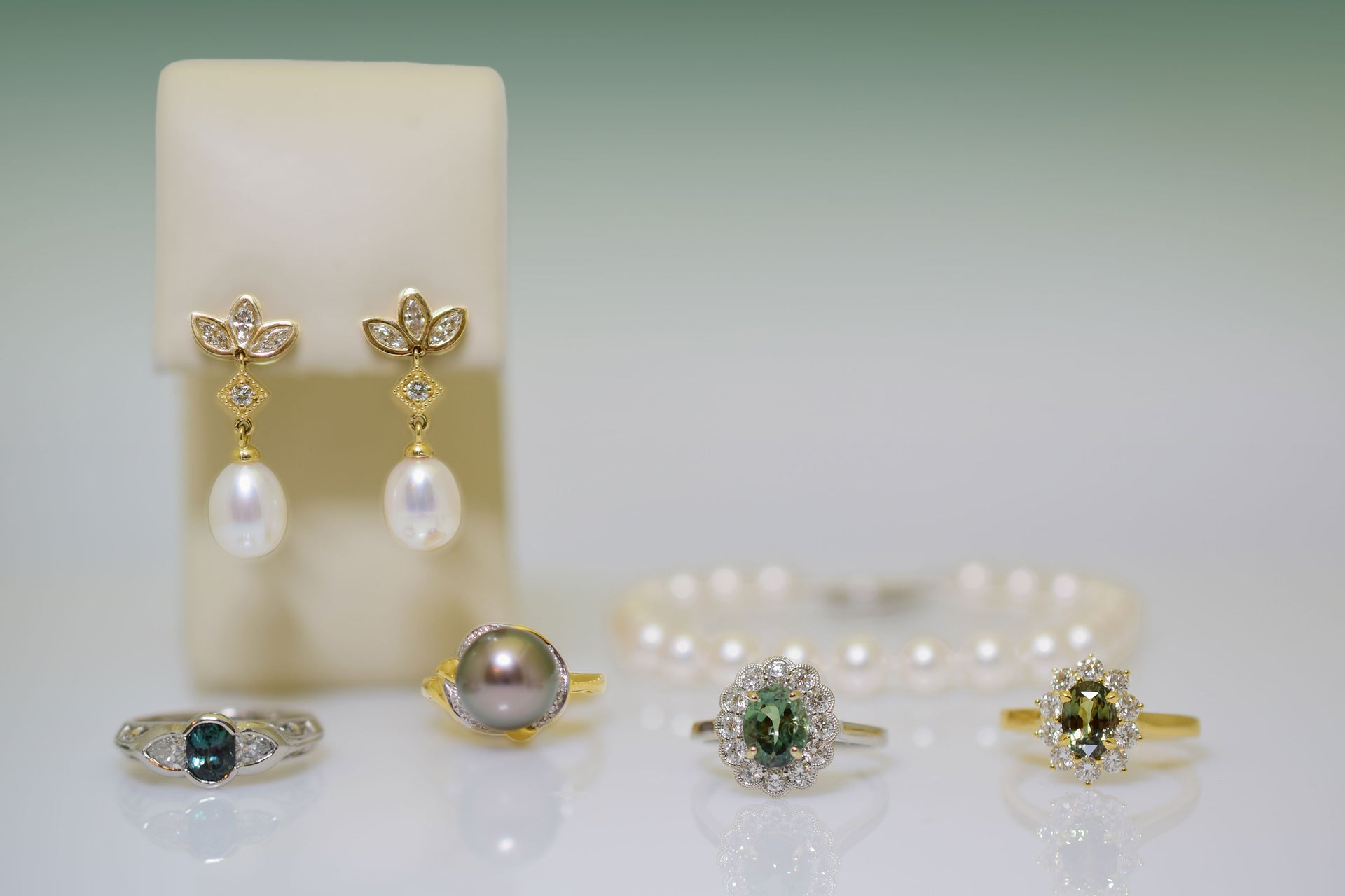 Jonathan's Jewelers: Fine Jewelry, Custom Design & Repair Services